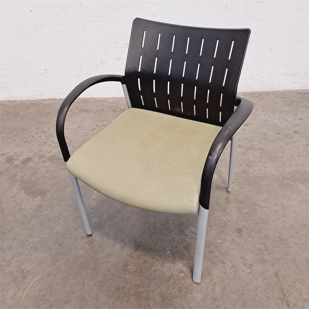 UW SWAP Online Auction - Chair