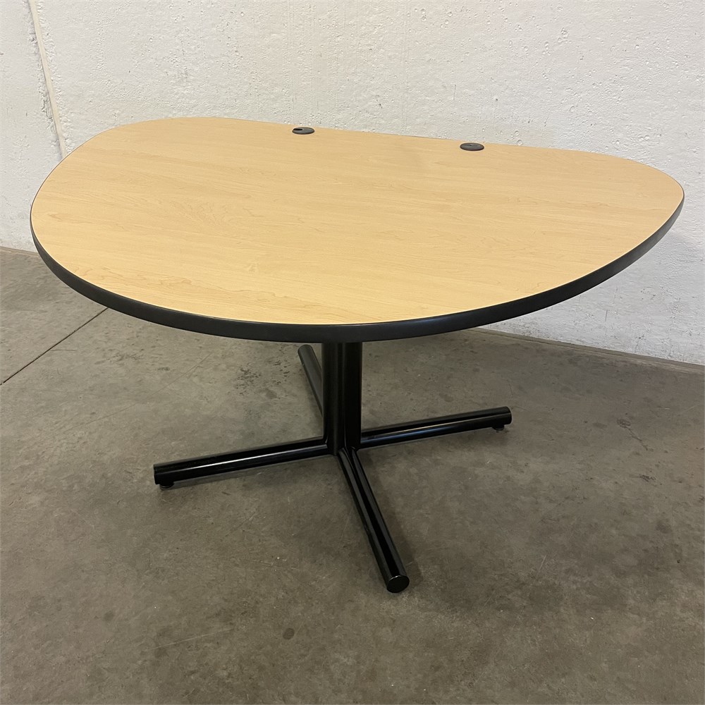 UW SWAP Online Auction - D-Shaped Table (B6)