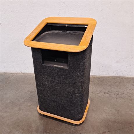 UW SWAP Online Auction - Podium (3C)