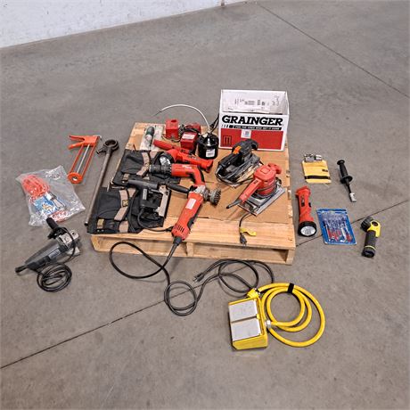 UW SWAP Online Auction - Lot of Assorted Tools (3B2)
