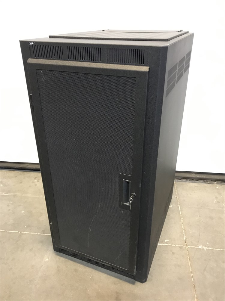 UW SWAP Online Auction - Electronics Rack