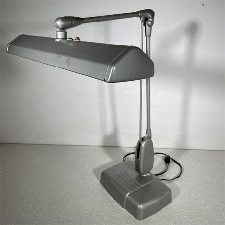 UW SWAP Online Auction - Vintage Lab Lamp