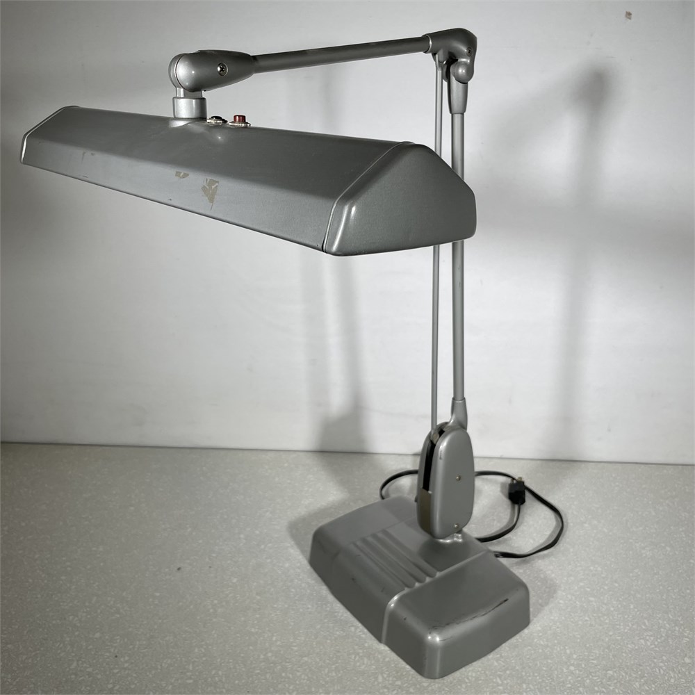 UW SWAP Online Auction - Vintage Lab Lamp