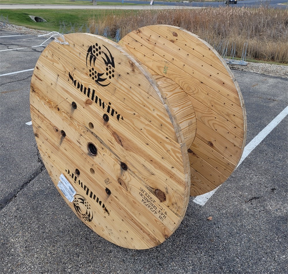 UW SWAP Online Auction - Large Wood Spool (FPL)