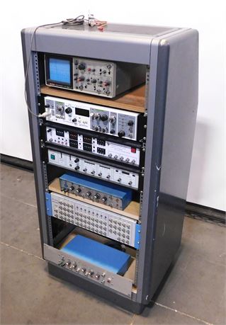 UW SWAP Online Auction - Electronics Rack w/ Components