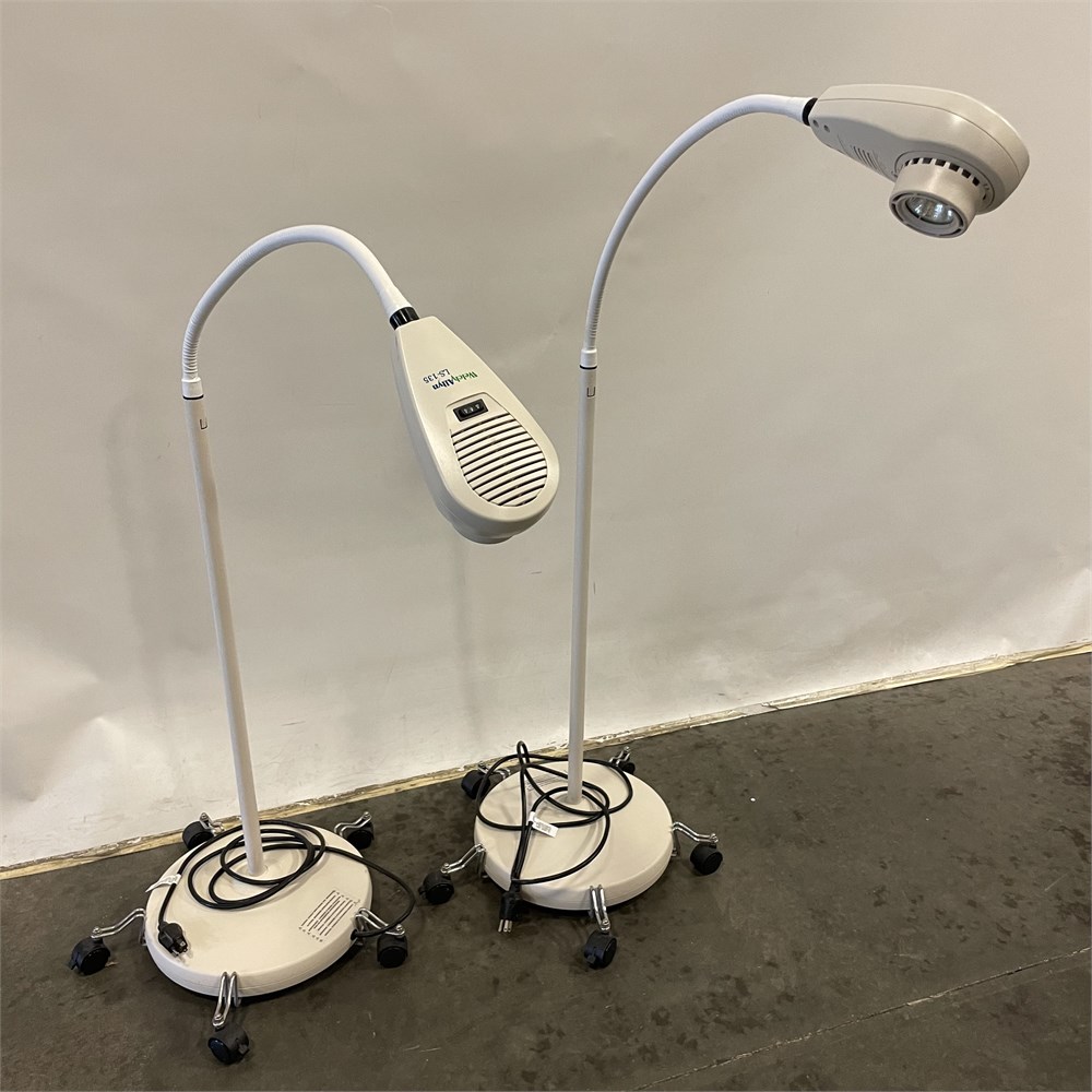 UW SWAP Online Auction - Lot of 2 Mobile Exam Lights (3A)