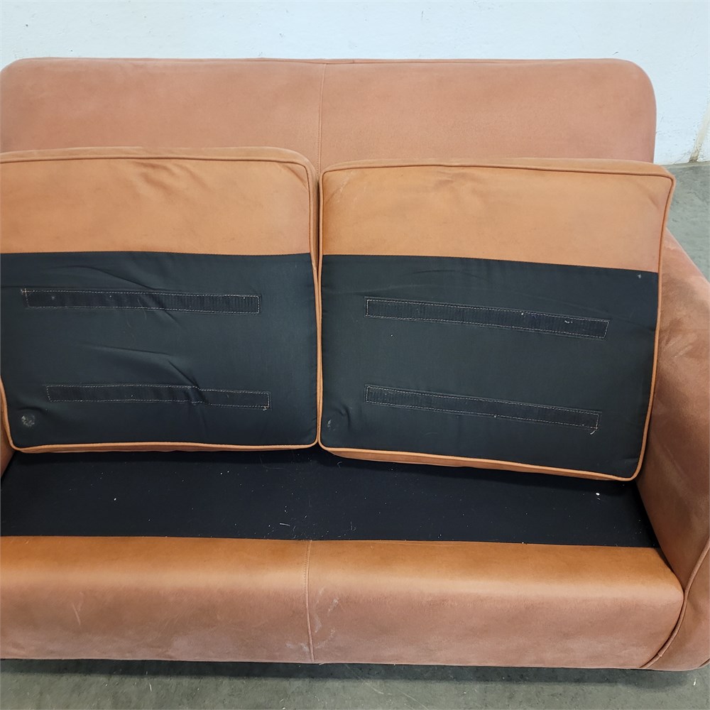 UW SWAP Online Auction - 2-Seat Couch (6D)