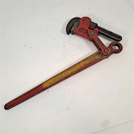 UW SWAP Online Auction - Compound Leverage Pipe Wrench