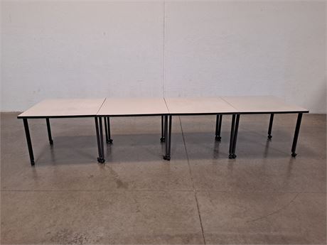 UW SWAP Online Auction - Mobile 4-Section Table