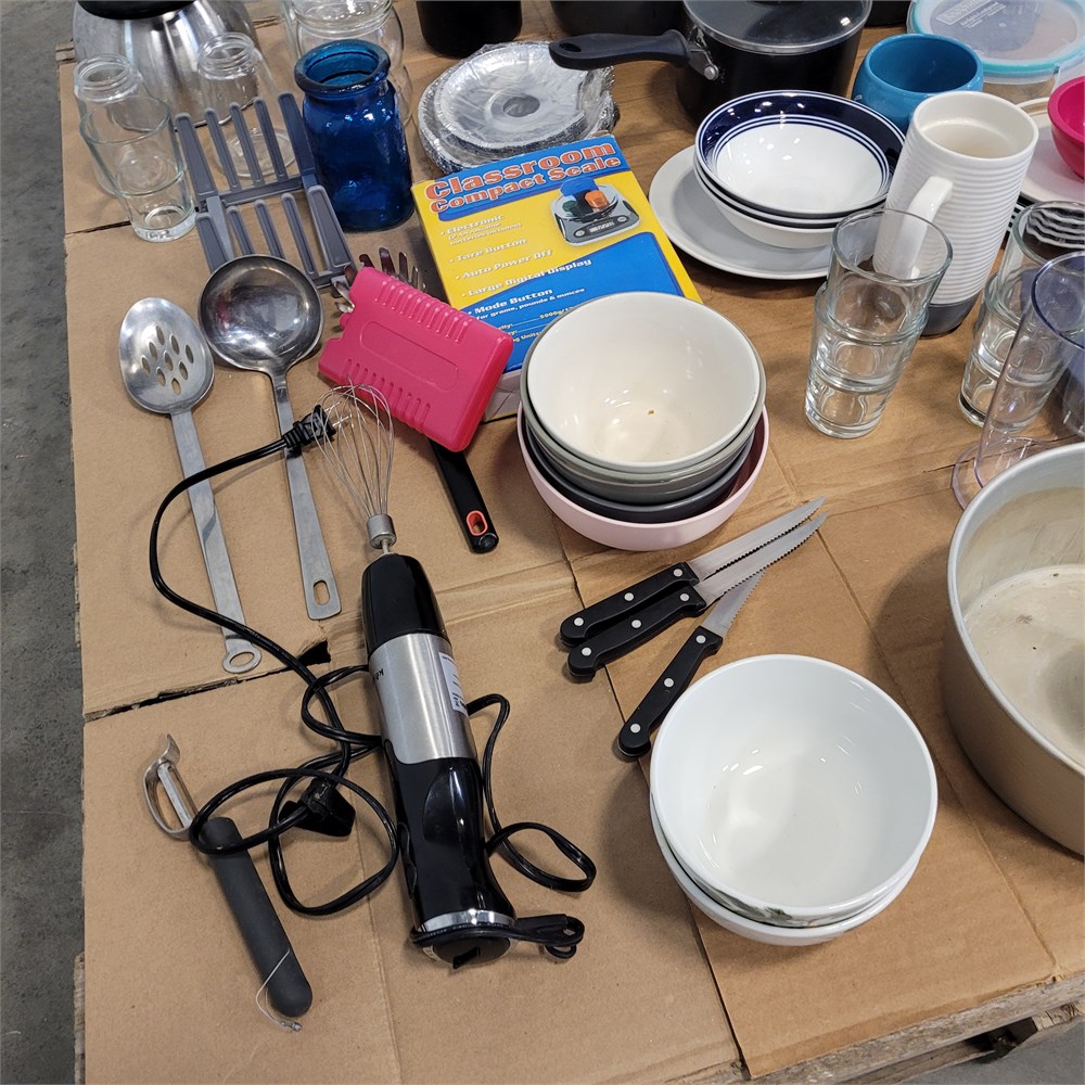 UW SWAP Online Auction - Lot of Assorted Food Service Items (7A)