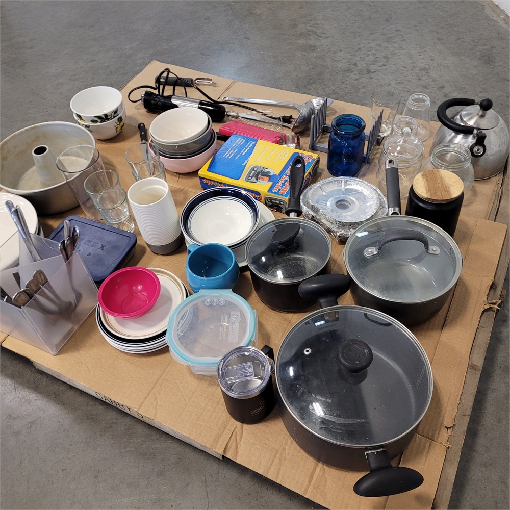 UW SWAP Online Auction - Lot of Assorted Food Service Items (7A)