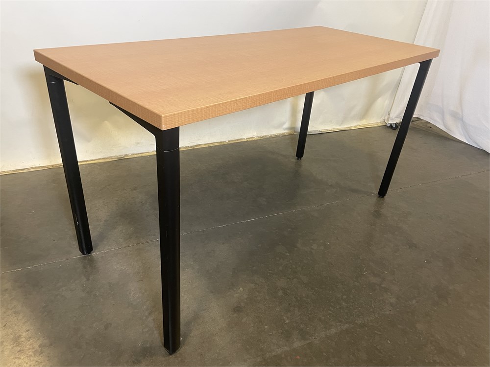 UW SWAP Online Auction - Table (3D)