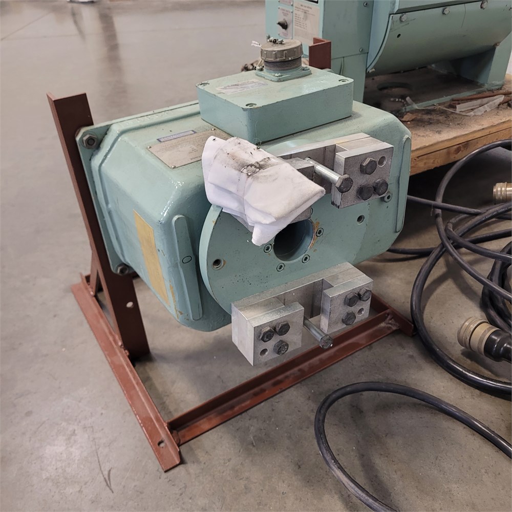 UW SWAP Online Auction - Antenna Positioner (4G)