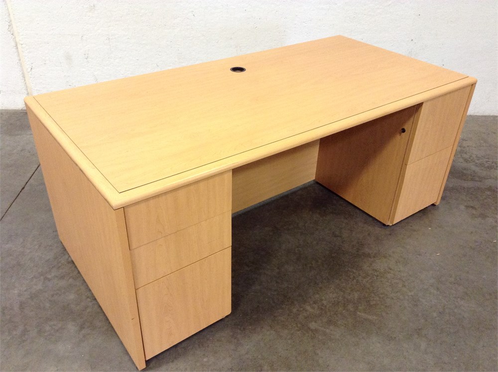 UW SWAP Online Auction - Executive Desk