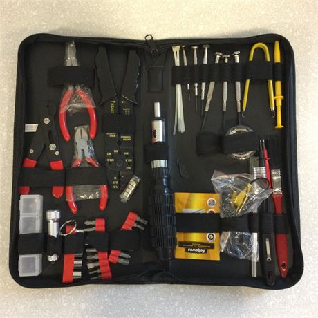 UW SWAP Online Auction - Computer Tool Kit - (7A)