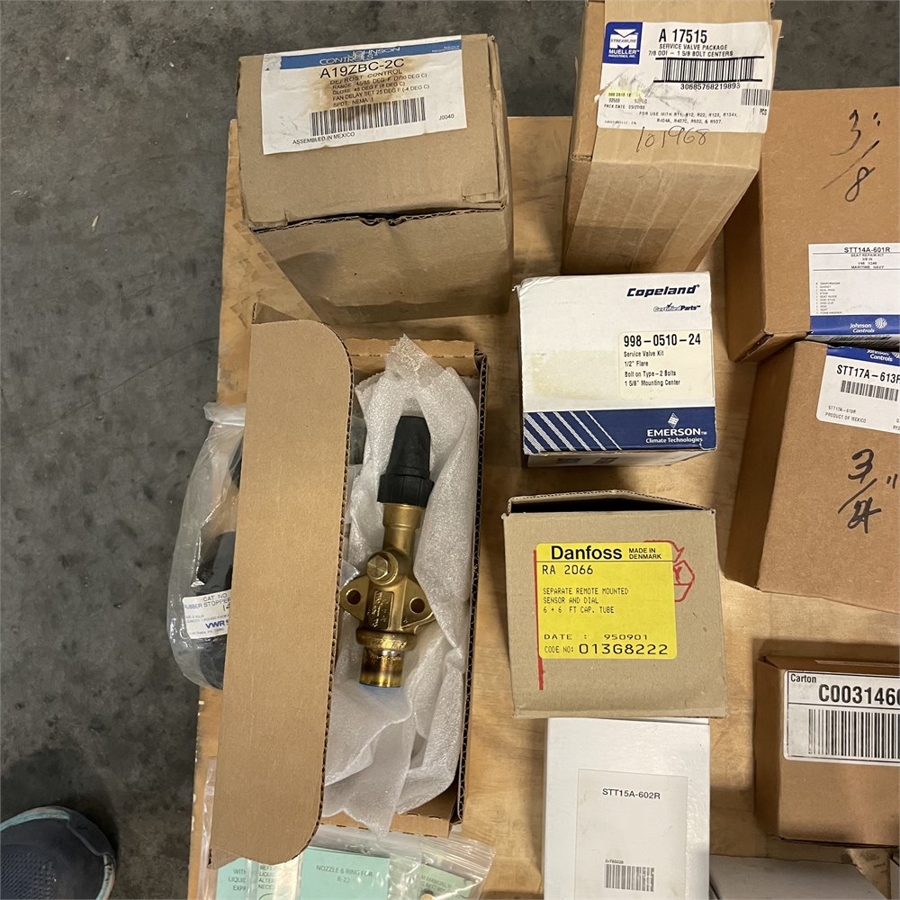 UW SWAP Online Auction - Lot of Assorted Parts and Components (7C)