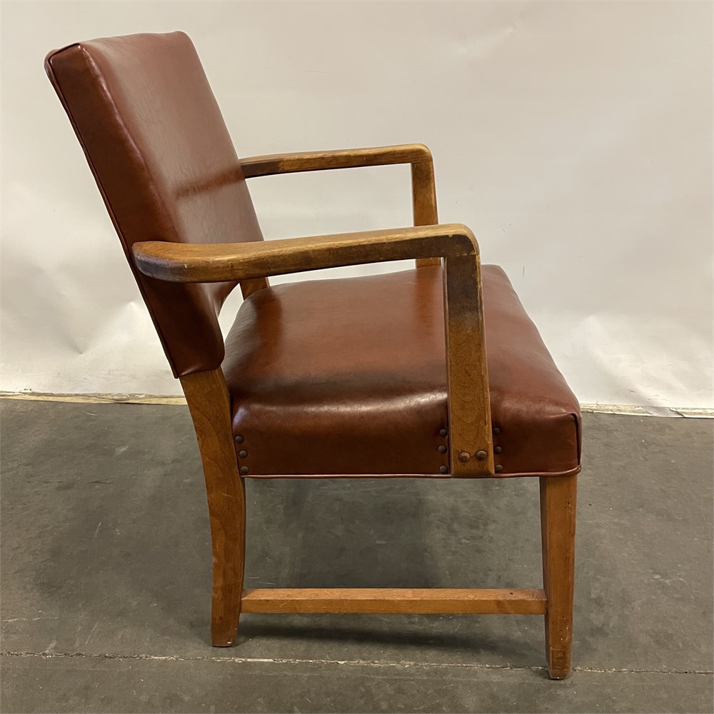 UW SWAP Online Auction - Chair (1D)