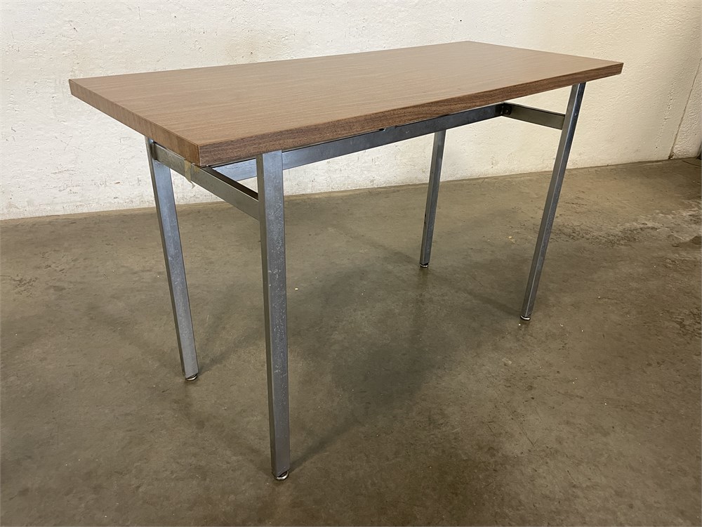 UW SWAP Online Auction - Table (3A)