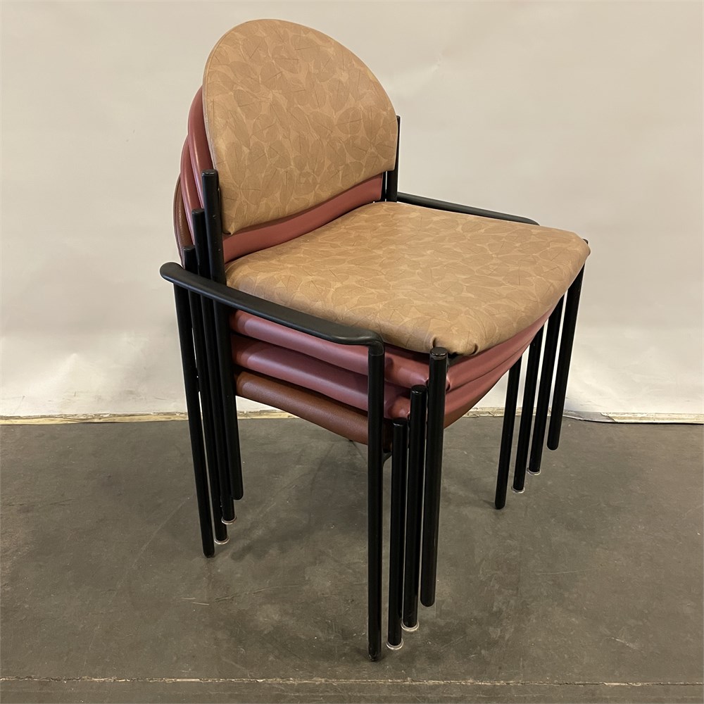 UW SWAP Online Auction - Lot of 4 Assorted Chairs (1D)