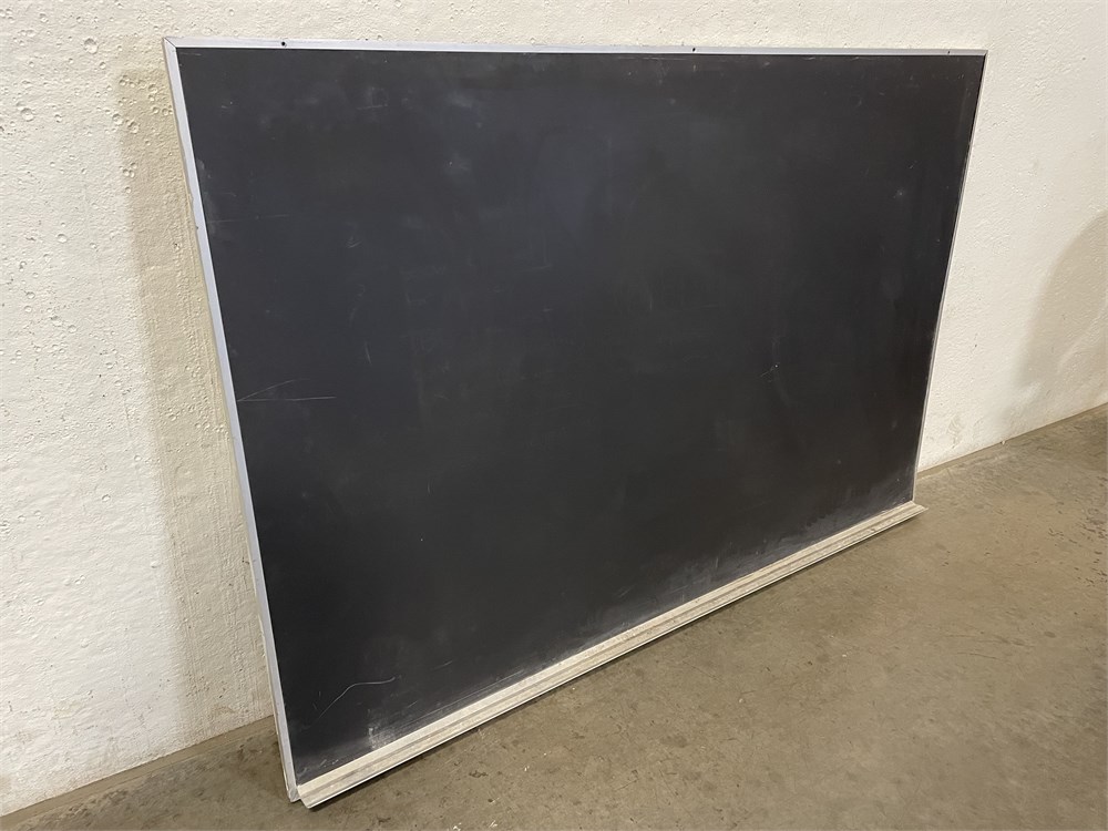 UW SWAP Online Auction - Chalk Board (6D)
