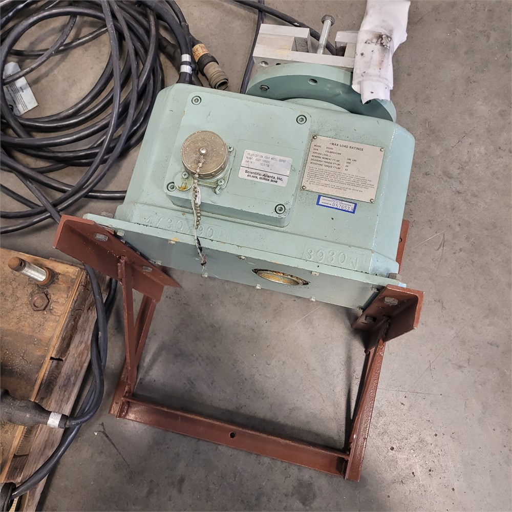 UW SWAP Online Auction - Antenna Positioner (4G)
