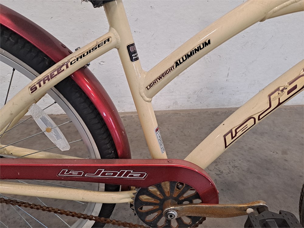 UW SWAP Online Auction - La Jolla Bike (D4)