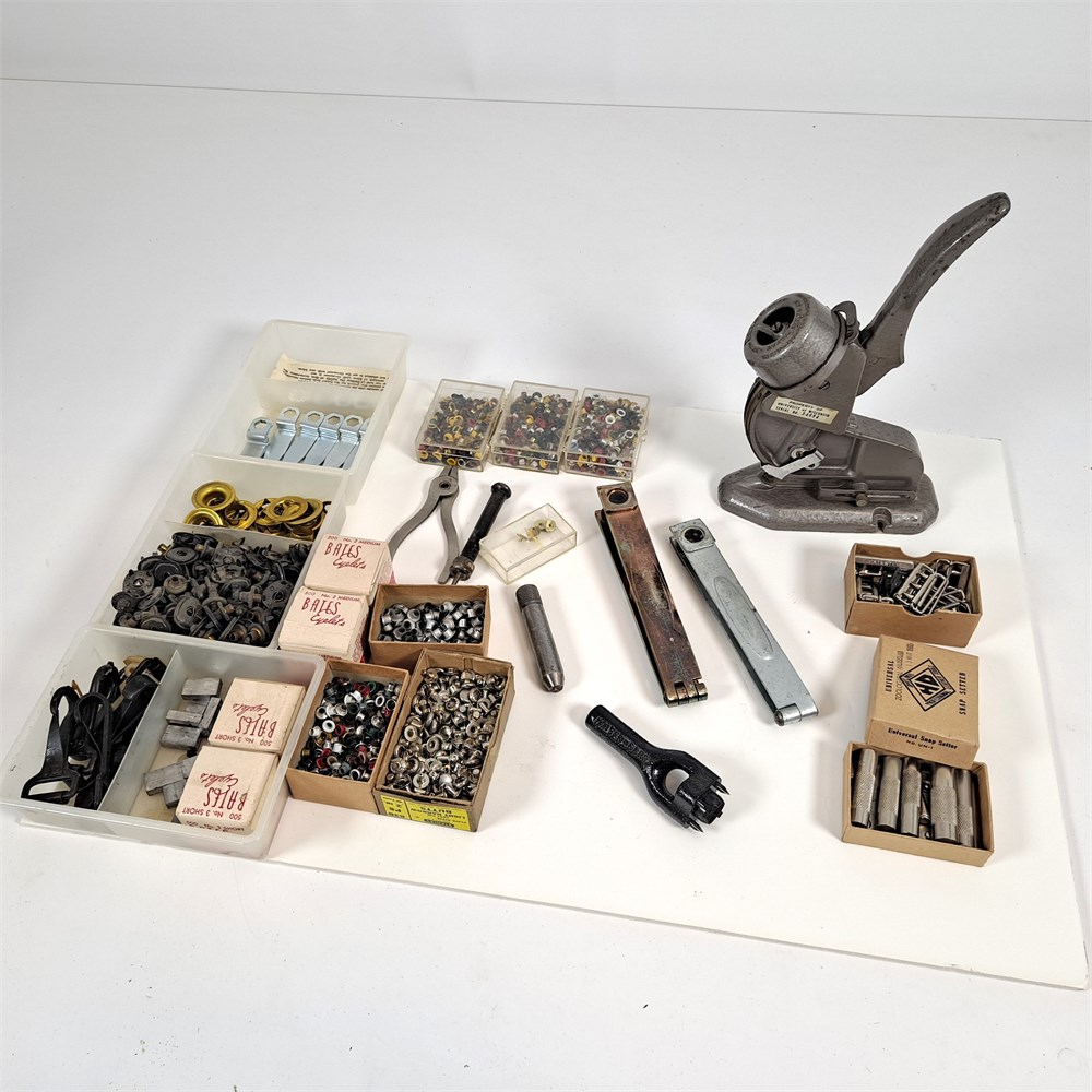 UW SWAP Online Auction - Eyeleter Tool Set (7D)