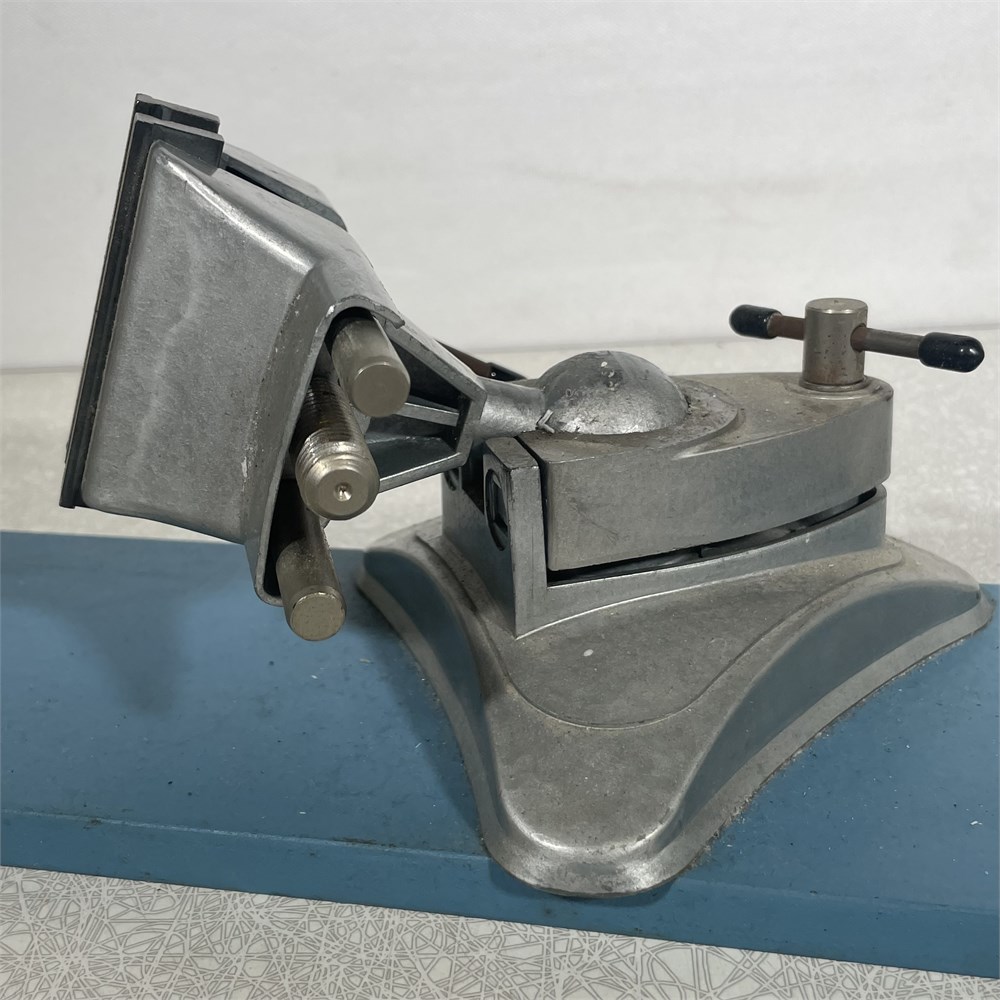 UW SWAP Online Auction - Bench Vise (A1)