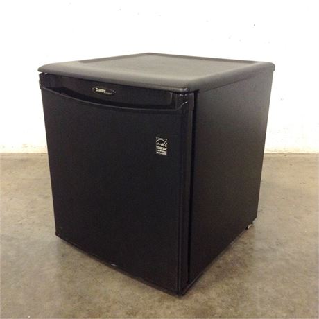 UW SWAP Online Auction - Mini-Fridge