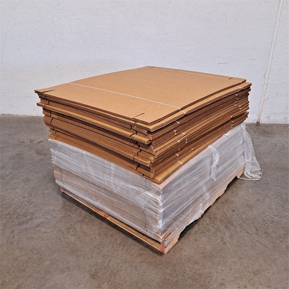 UW SWAP Online Auction - Lot of 155 Pallet Cardboard Base Trays