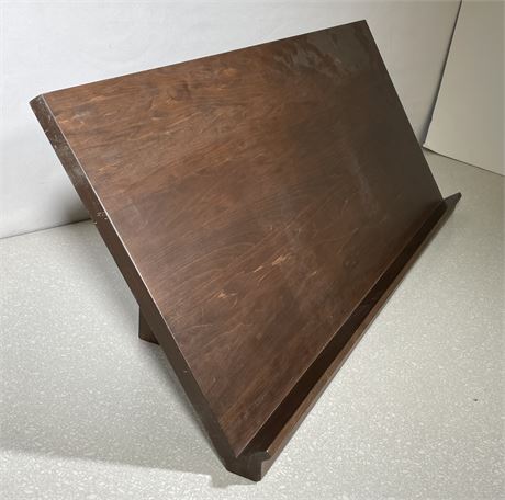 UW SWAP Online Auction - Display Stand (7C)