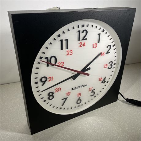 UW SWAP Online Auction - Wall Clock