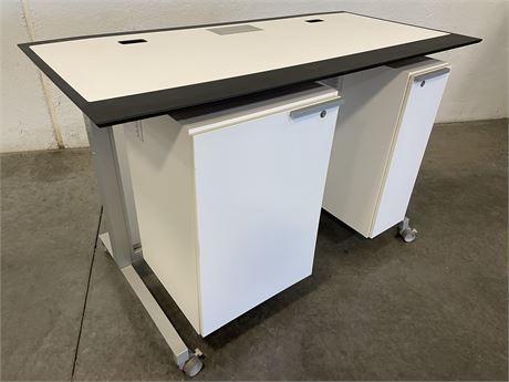 UW SWAP Online Auction - TRANSFERRED Mobile Workstation (4C)