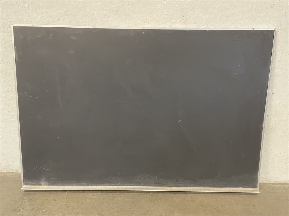 UW SWAP Online Auction - Chalk Board (6D)