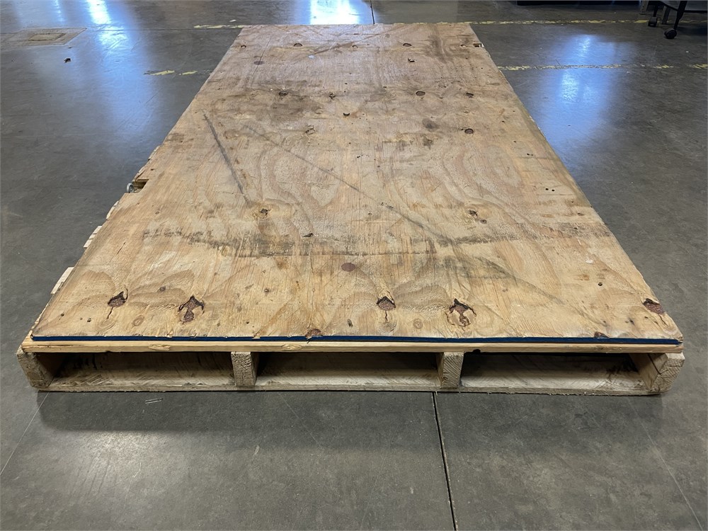 UW SWAP Online Auction - Large Pallet (B5)