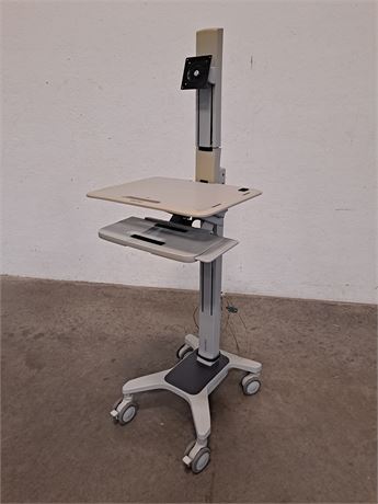 UW SWAP Online Auction - Mobile Computer Stand