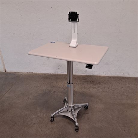 UW SWAP Online Auction - Mobile Computer Table (B5)