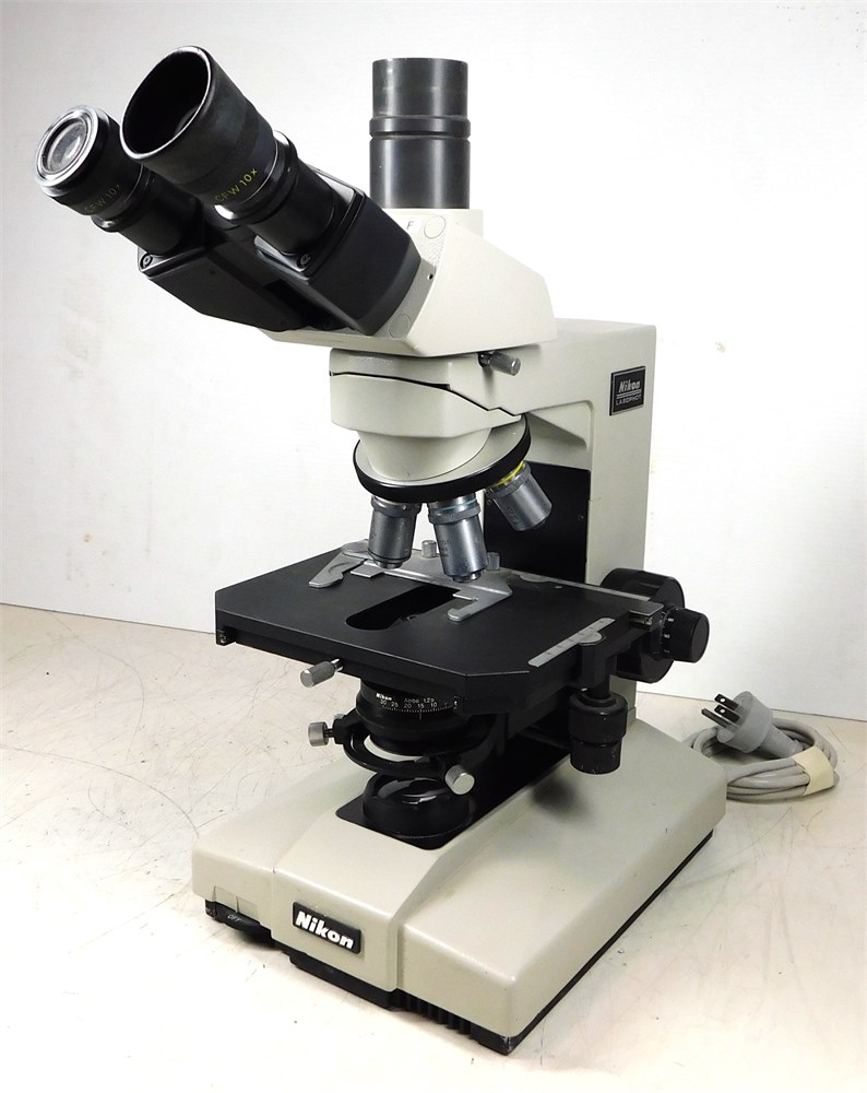 UW SWAP Online Auction - Trinocular Compound Microscope (A6)