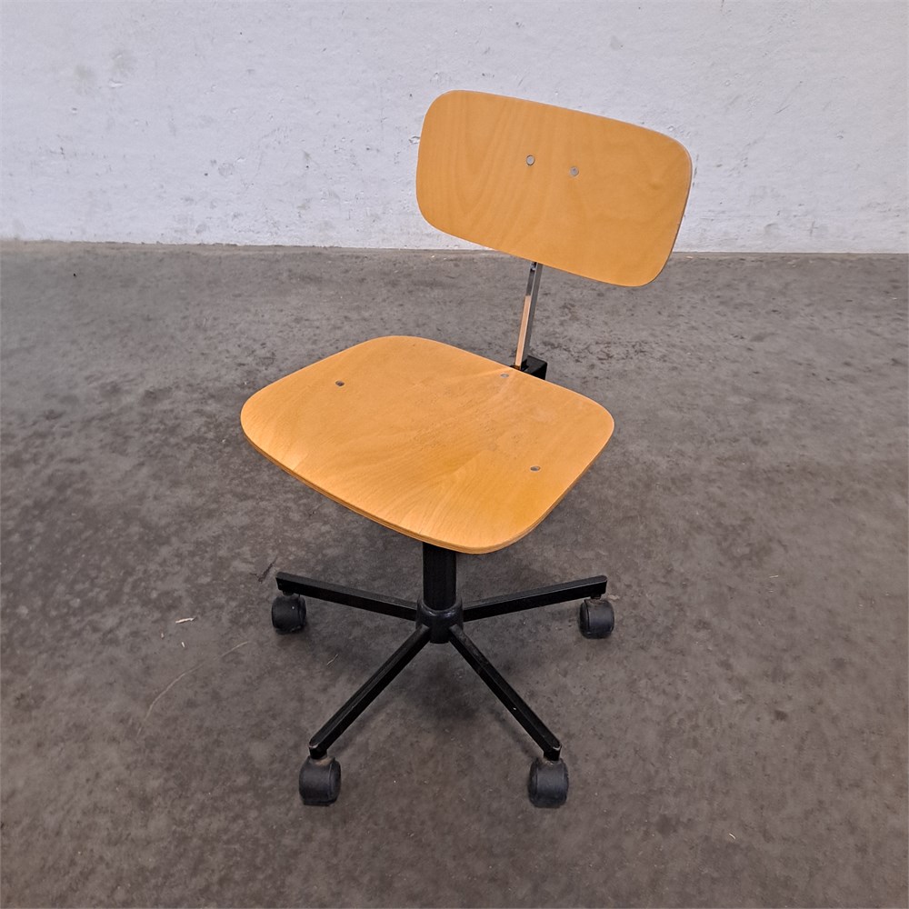 UW SWAP Online Auction - Mobile Chair (2C)