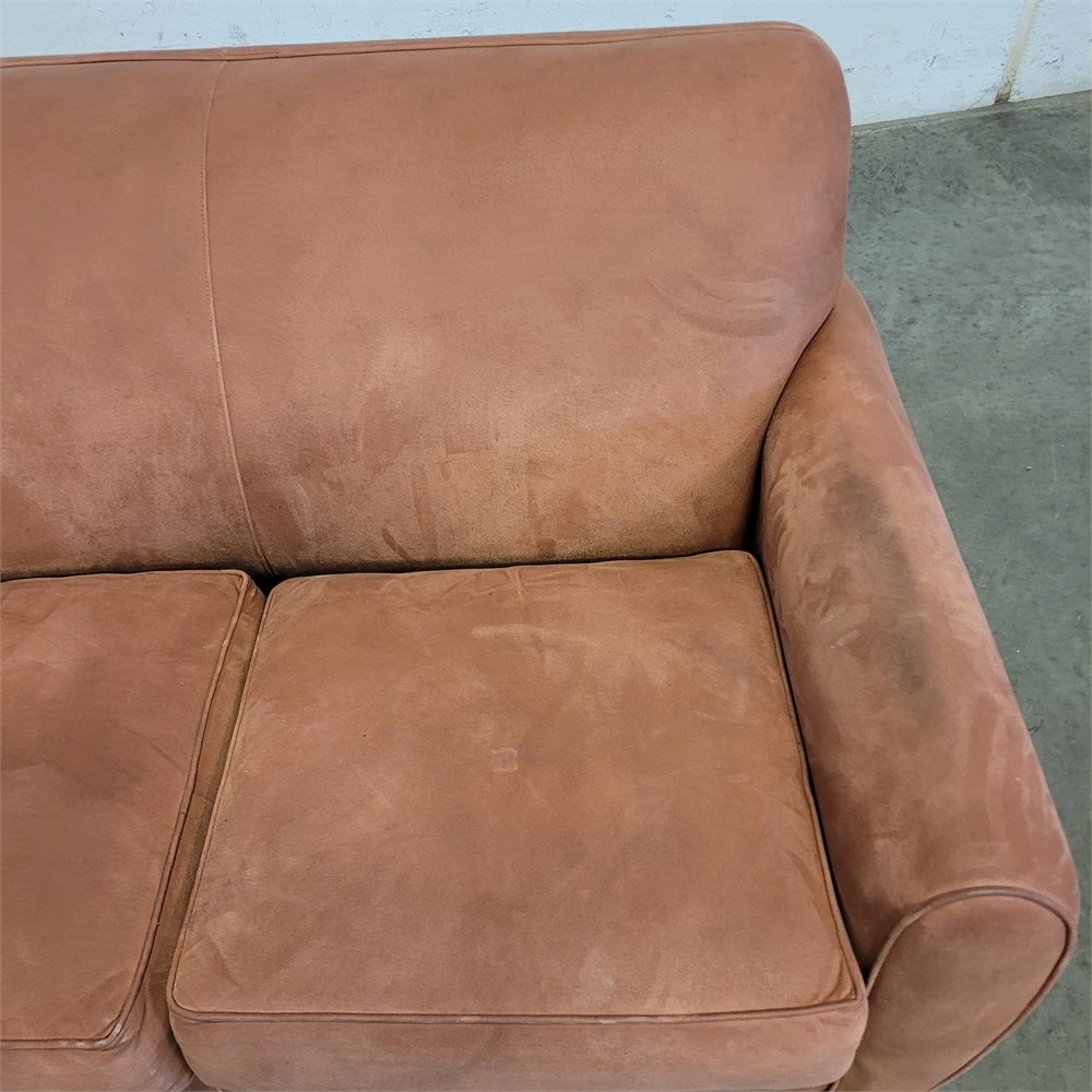 UW SWAP Online Auction - 2-Seat Couch (6D)
