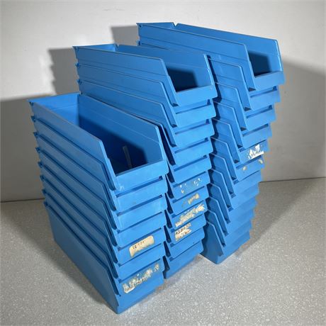 UW SWAP Online Auction - Lot of ~31 Storage Bins